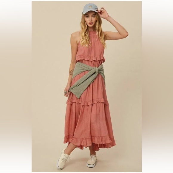 Listicle | Dresses | Nwt Listicle Rose Textured Halter Neck Maxi Dress ...